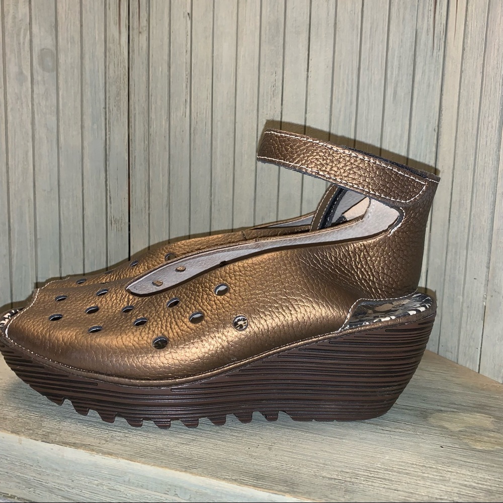 Bernie Mev Bronze Leather Wedge Velcro Closure Sandal… - Gem